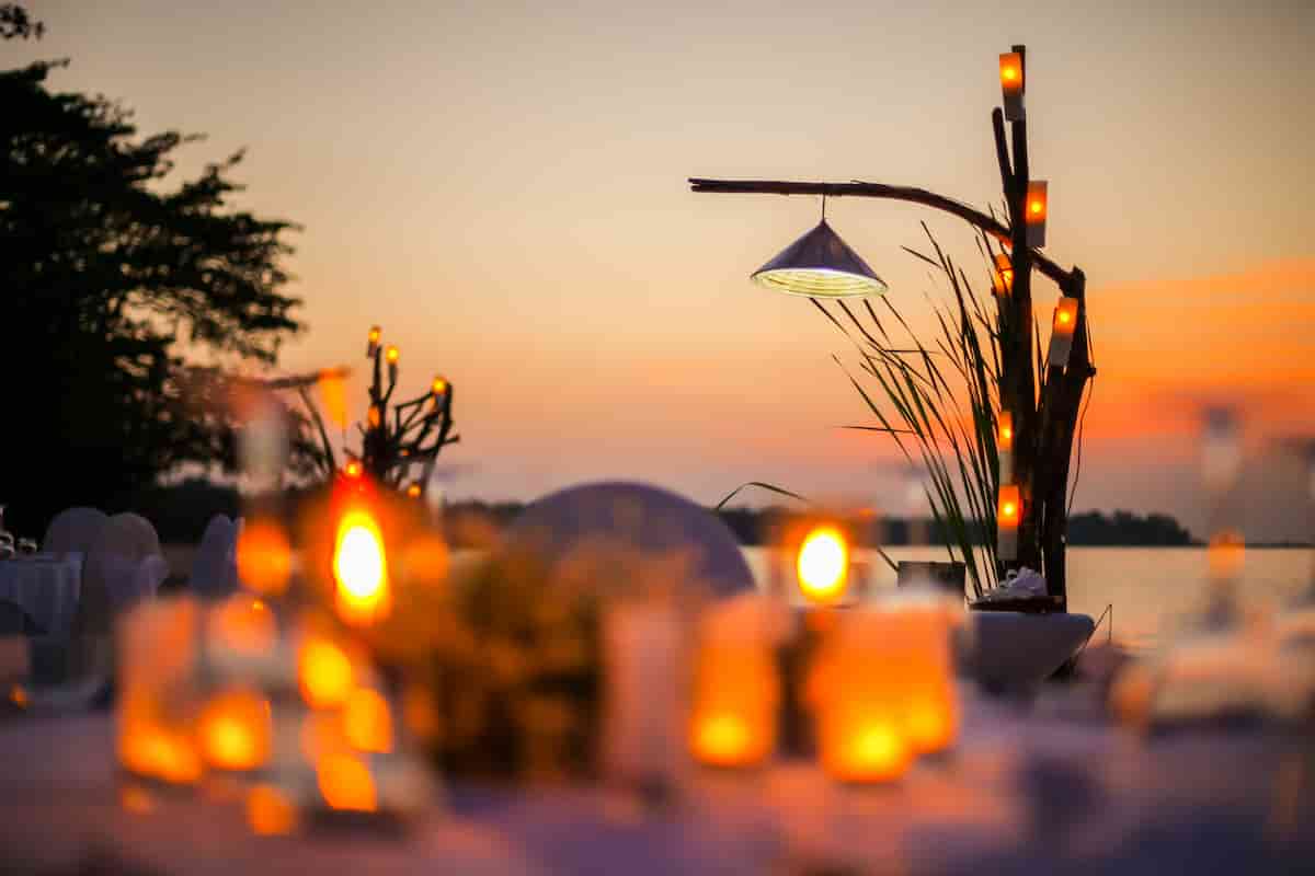 Beach Activities For Couples - Day Or Evening Date (Plus Scenario Ideas ...