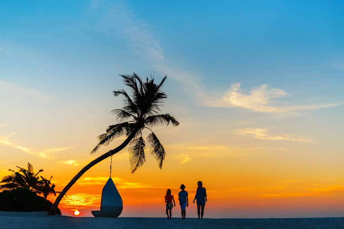 27 Beach Travel Tips For Beginners: [Surprising Best] Tricks, Hacks ...