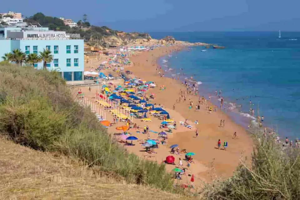 Small Beach Towns Aesthetic - What Is That Beach Vibe All About ...