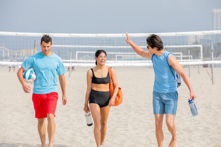 7 Easy Ways To Find Beach Volleyball For Fun With Friends ...